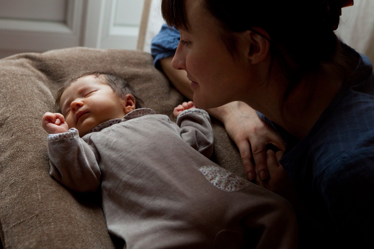 Do kada bi dete trebalo da spava sa roditeljima u istom krevetu? Evo šta kaže pedijatar! - Žena.rs