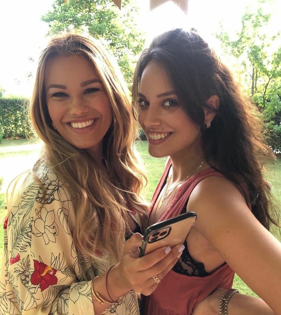 Marina i Tamara Ćosić su prave lepotice, a tek da im vidite mamu! Svi misle da im je SESTRA!