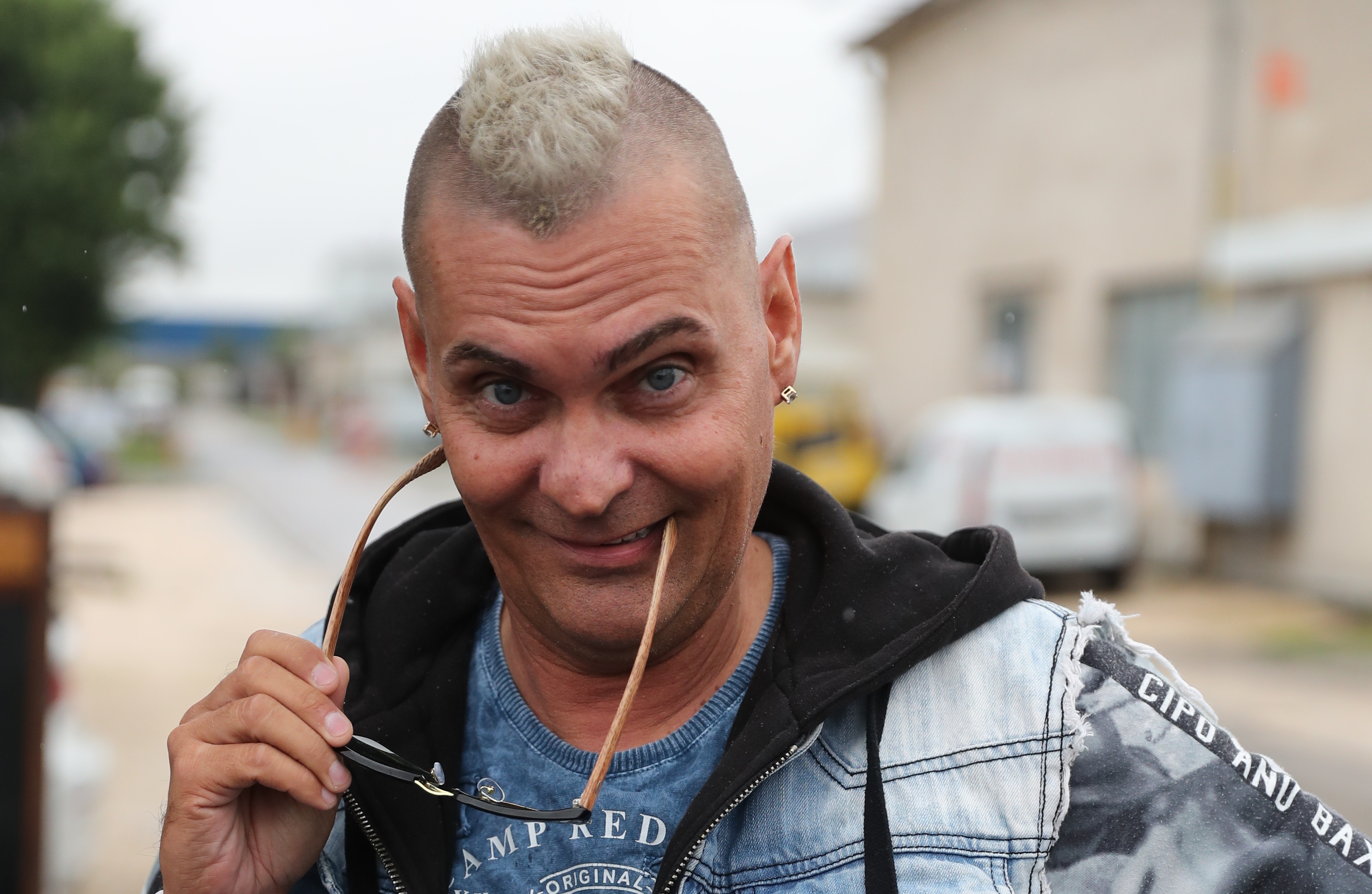 Rá sem ismerni: Mi történt MC Hawer fejével?! - Blikk