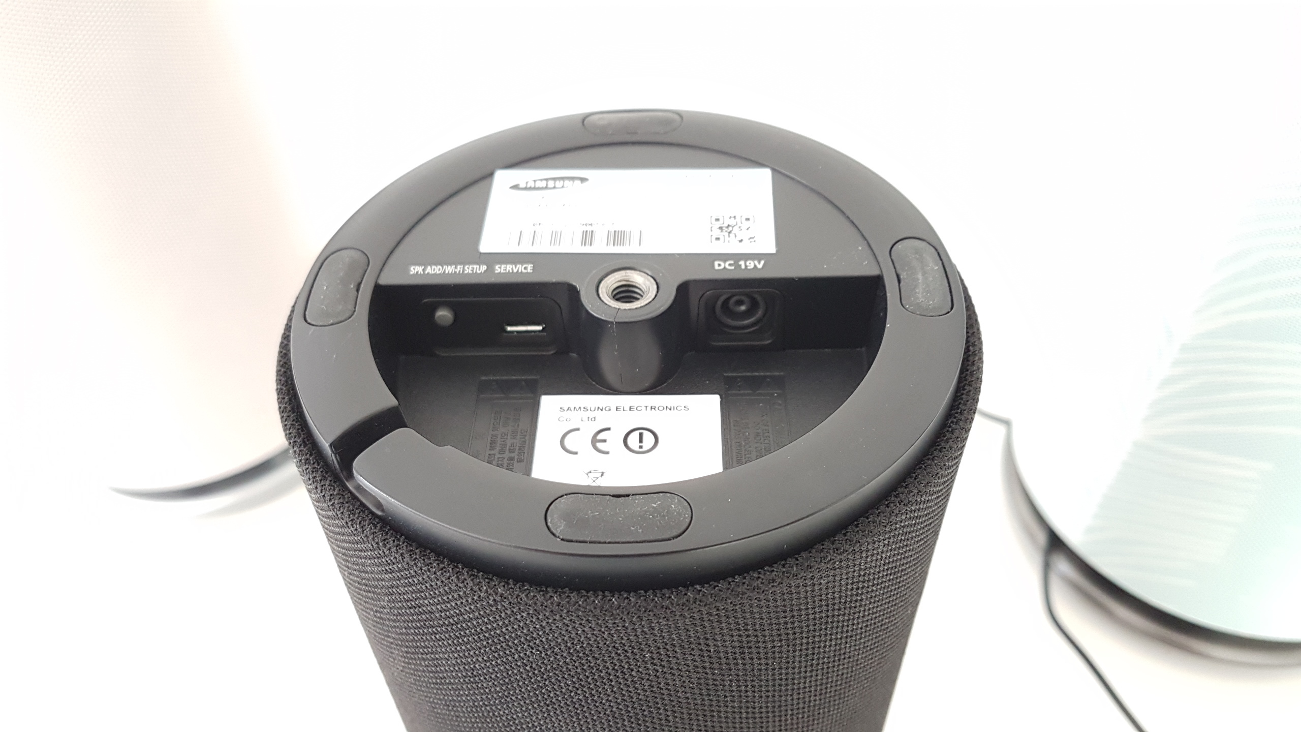 Samsung R1: Multiroom-Box mit 360-Grad-Sound im Test | Heise online ...