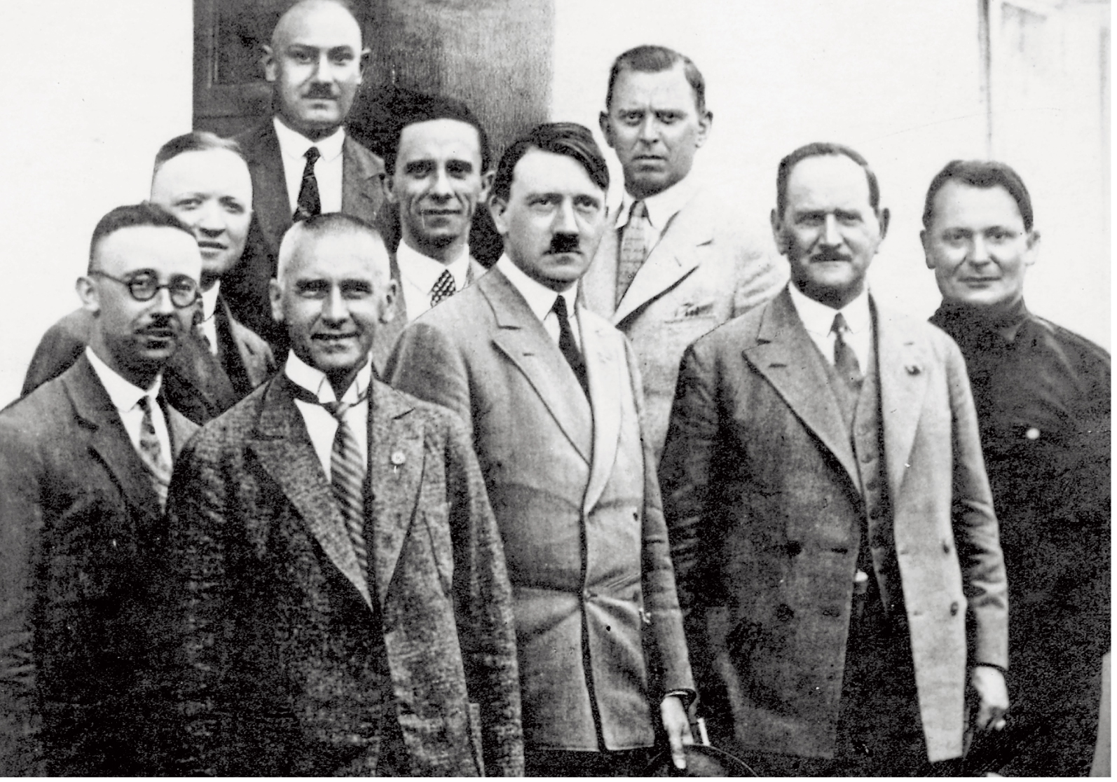 Soha nem látott képek kerültek elő Hitlerről - a Führert gyermekekkel ...