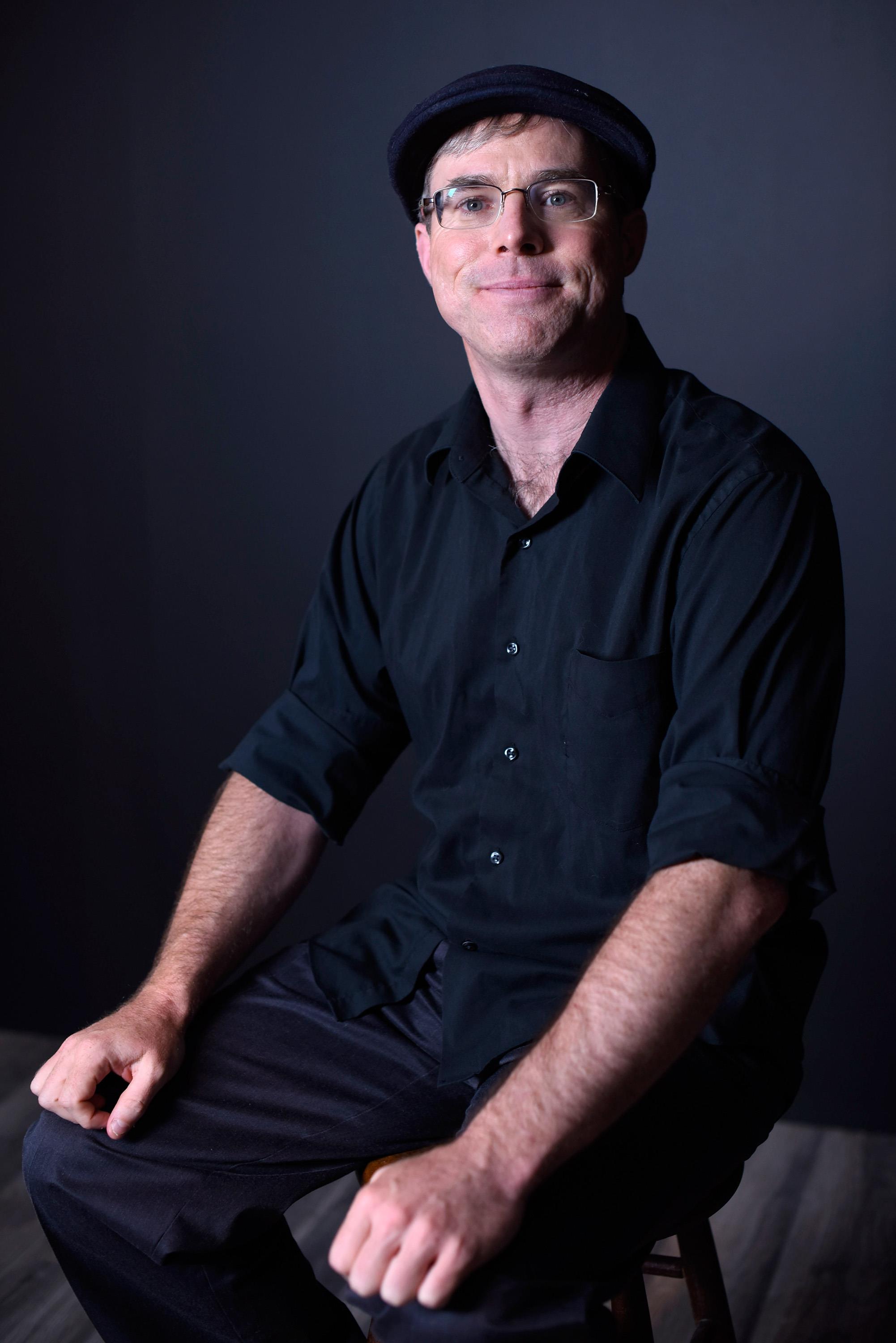 Andy Weir. Czy jego nowa powieść Artemis powtórzy sukces Marsjanina ...