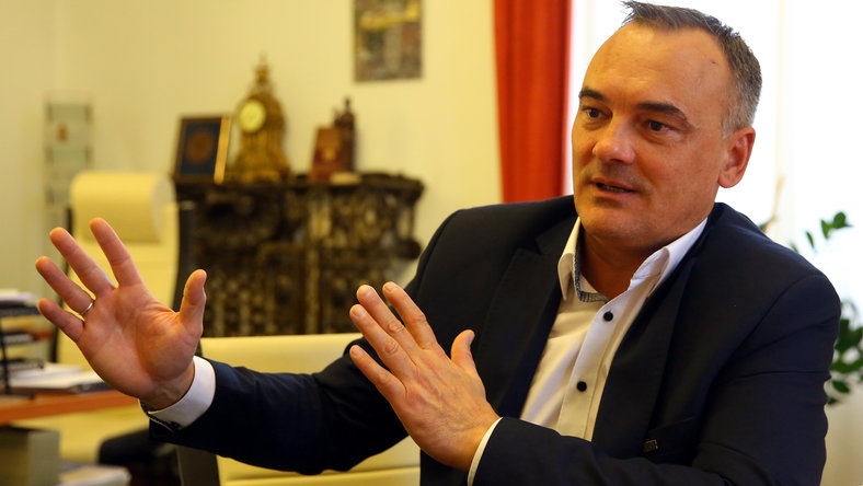 Borkai Zsolt végül leszavazott: a feleségével együtt ment el voksolni ...