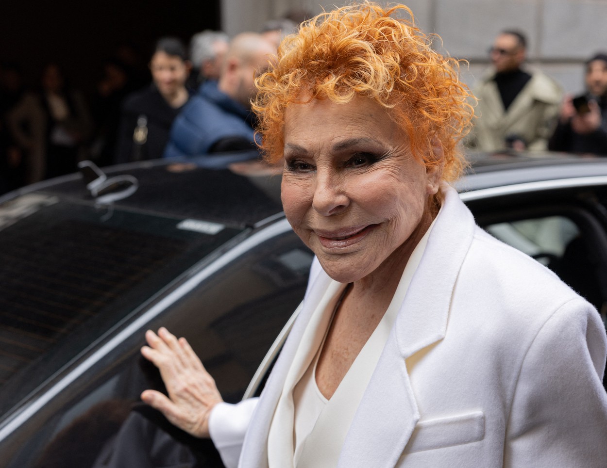 Kako je italijanska pevačica Ornela Vanoni izgledala pre plastičnih ...