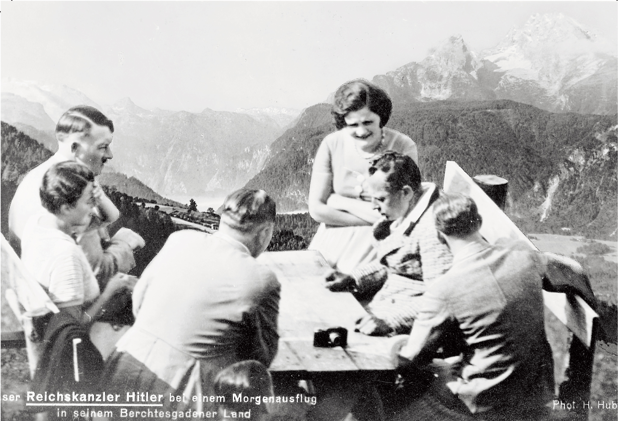 Soha nem látott képek kerültek elő Hitlerről - a Führert gyermekekkel ...