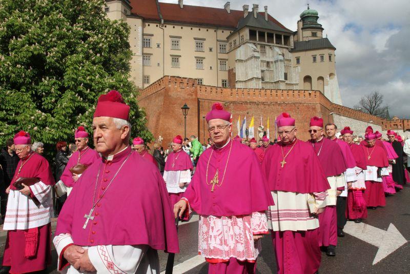 Katolicyzm polską religią państwową? Spór o Kościół w Polsce - Polska ...