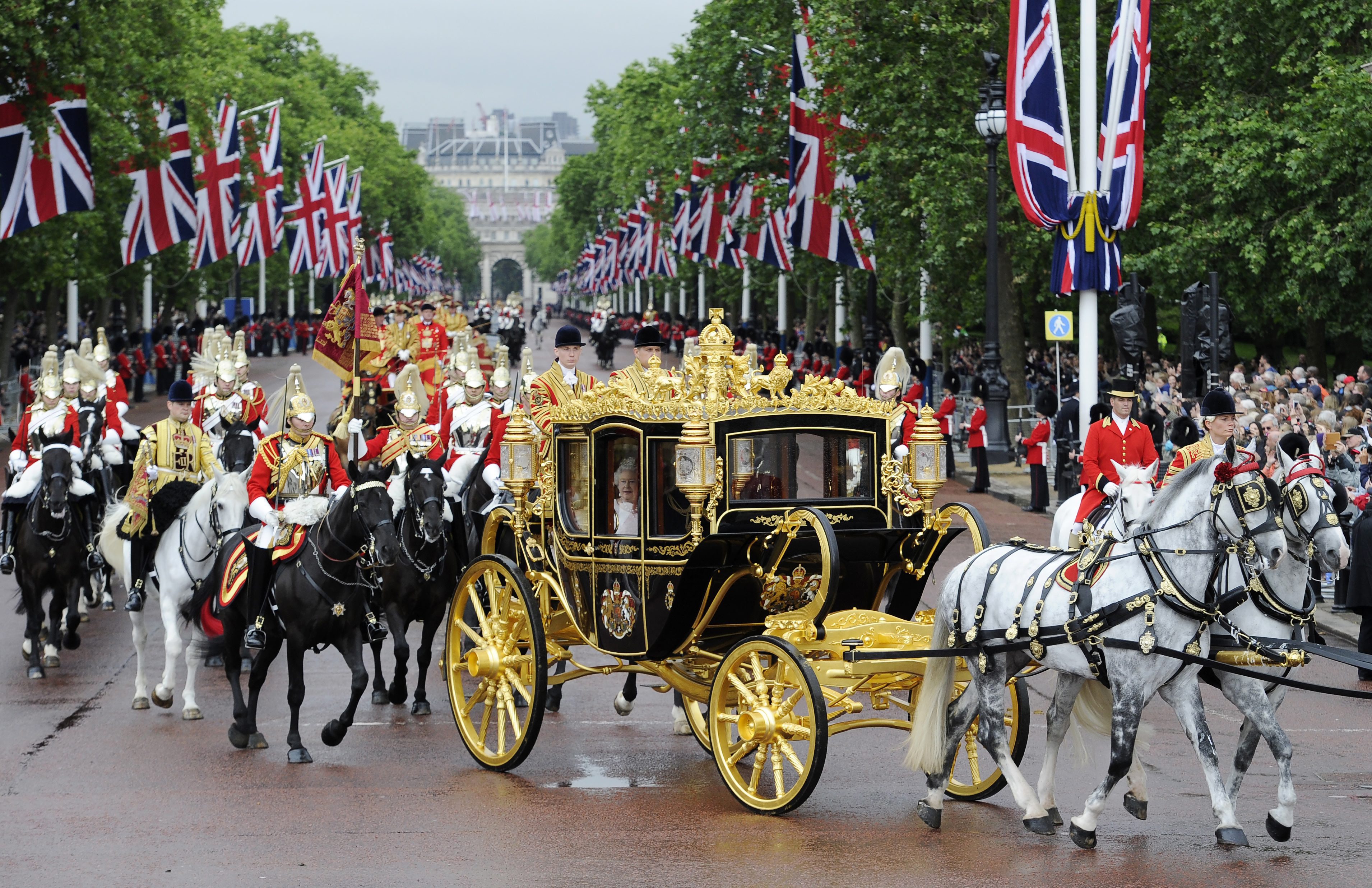 Oto nowa karoca Elżbiety II. "Bestia" Obamy może się schować - Dziennik.pl