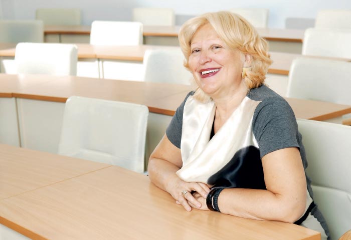 Nada Popović-Perišić: Ozbiljan borac za prava žena - Žena.rs