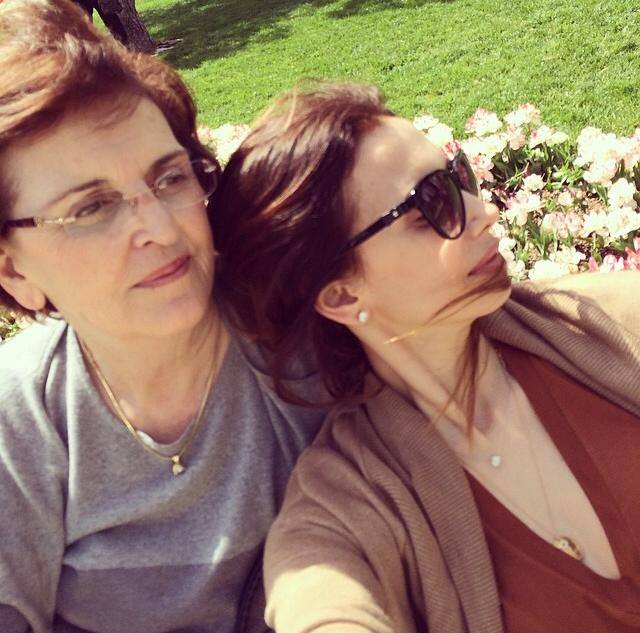 Ovo Je Mama Emine Jahović