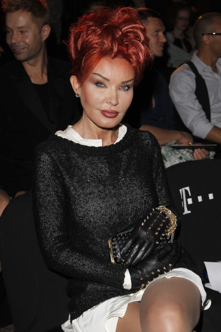 Czy te nogi są godne TAKIEJ ekspozycji? Ekstremalna mini Ewy Minge ...