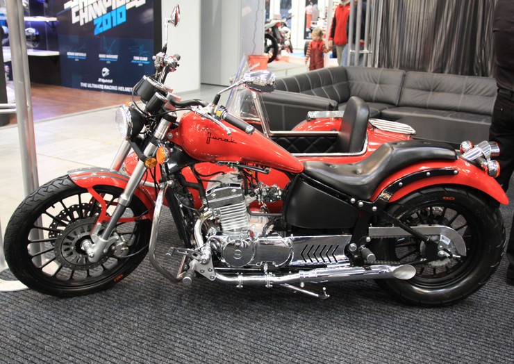 Junak M16 z bocznym wózkiem - Moto