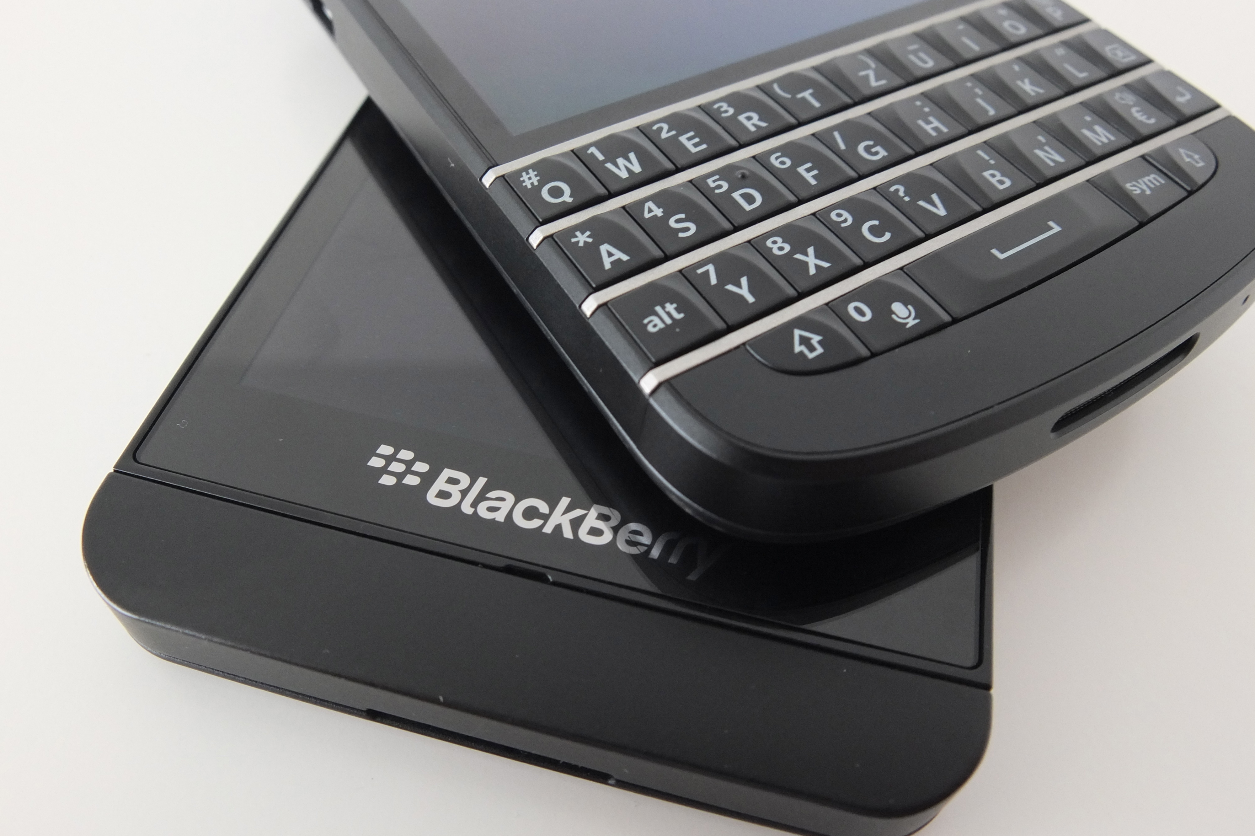 BlackBerry Q10 im Hands-On: Touchscreen und Tastatur | heise online ...