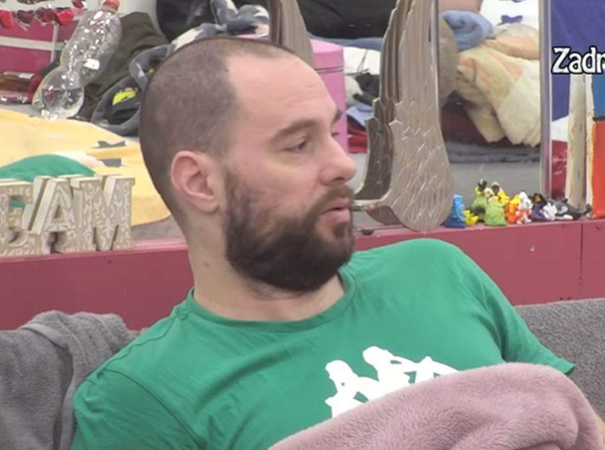 BLJAK! Zvezdan Slavnić još jednom ZGROZIO javnost, mislio je da kamere ...