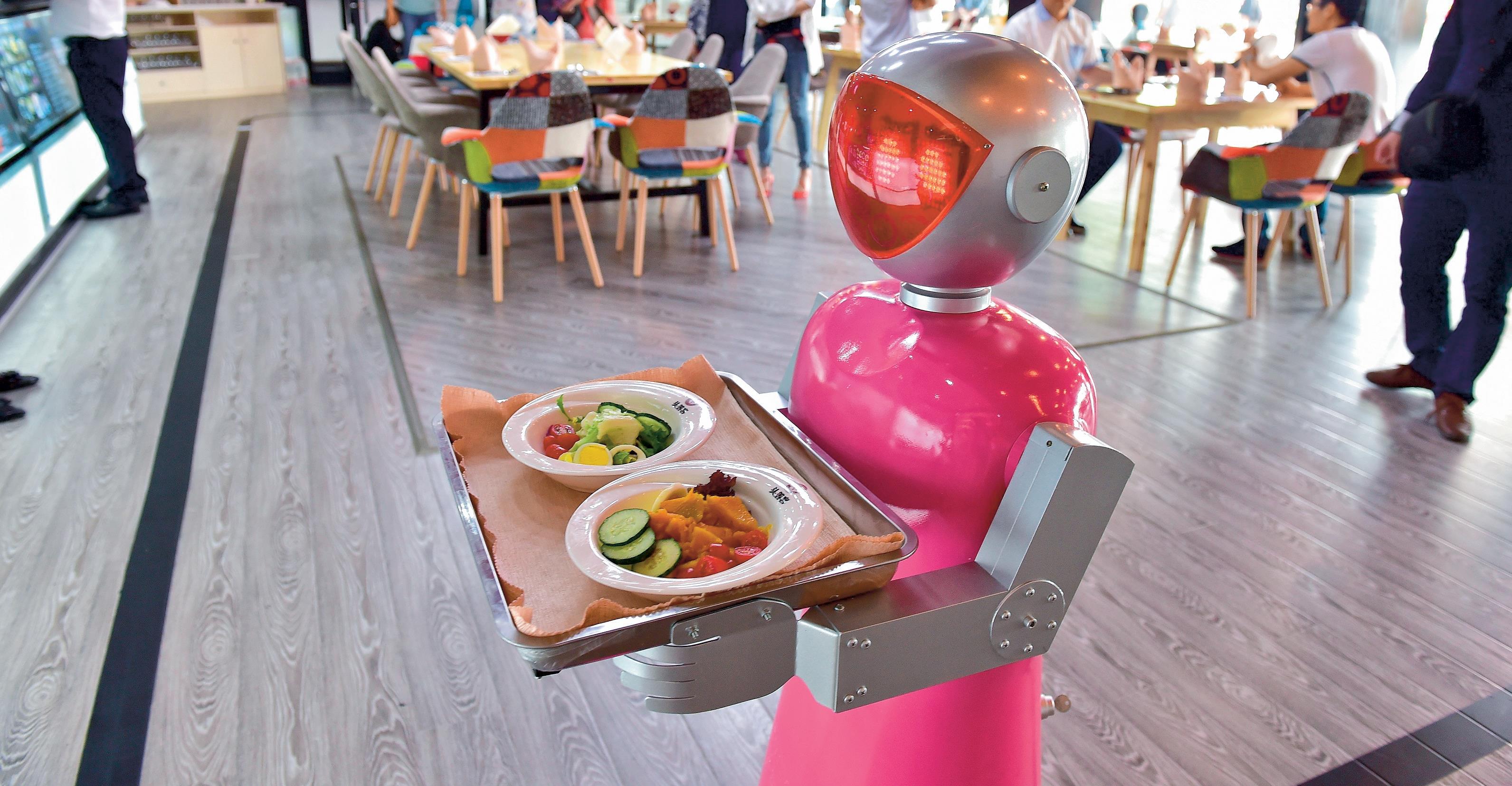 Roboty przejmują pracę ludzkich rąk - Biznes - Newsweek.pl