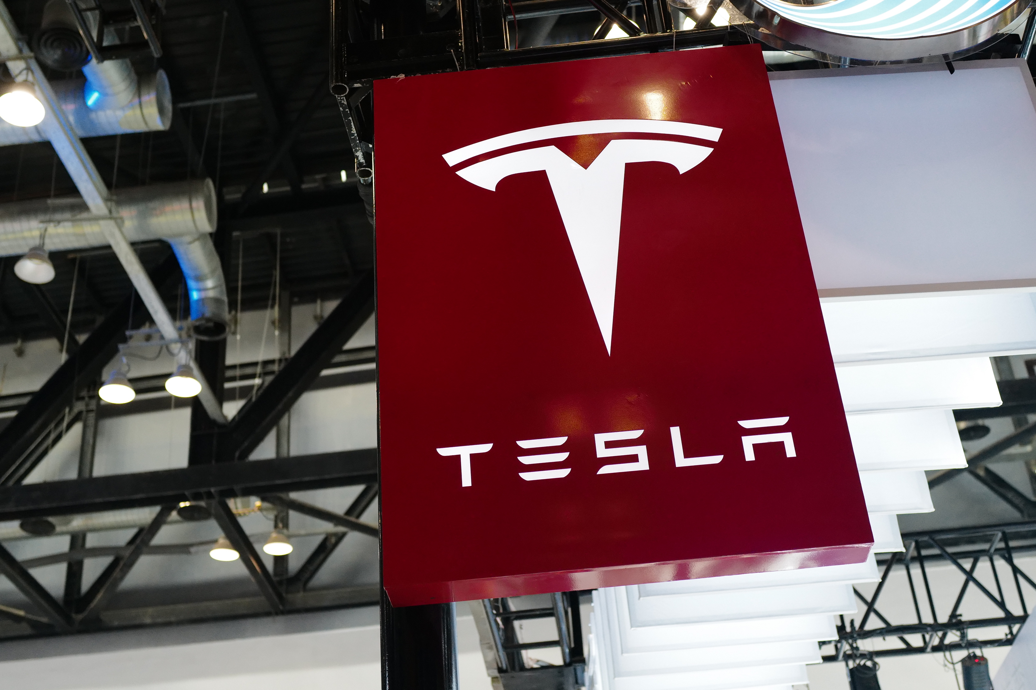 58 millióért 2,1 másodperc alatt gyorsulhat 100-as tempóra - megnyílt a ...