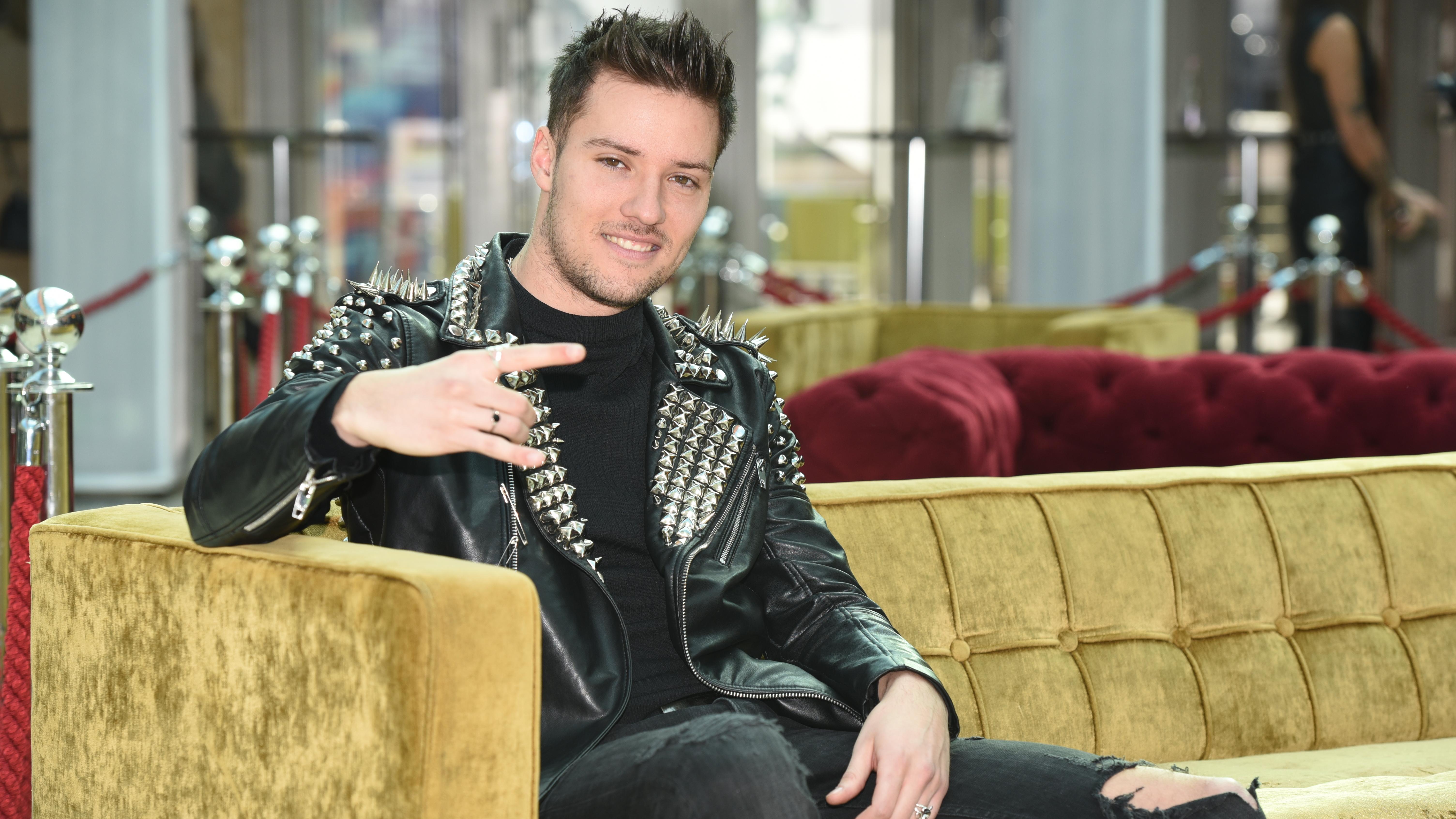 Barátnője segít Valkusz Milán nővé válásában - Blikk