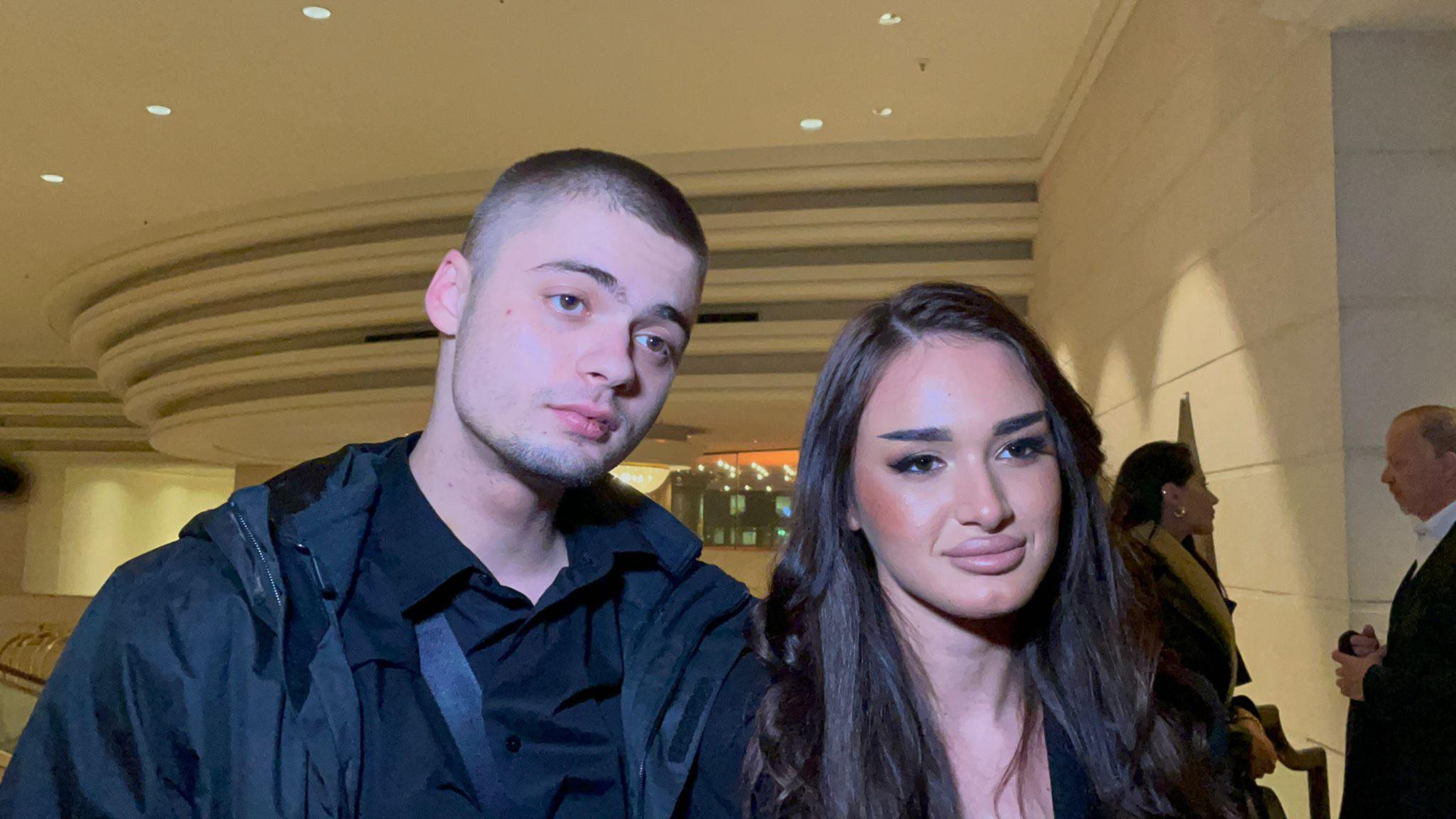 PRVI PUT SA DEVOJKOM! Relja Crni Cerak ponosno predstavio brinetu ...