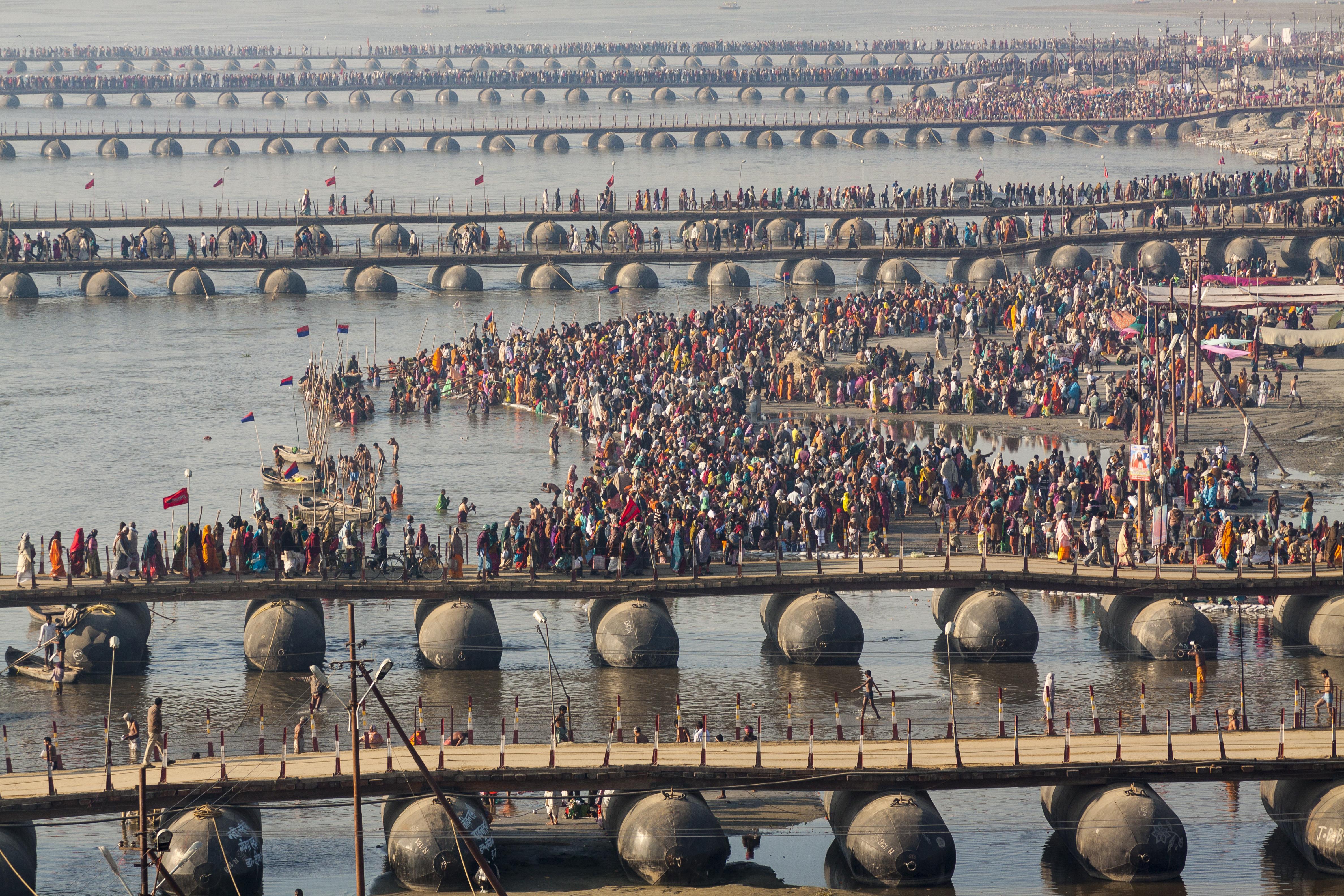 Indie. Sposób na zbawienie po hindusku, czyli święty Ganges - Świat ...