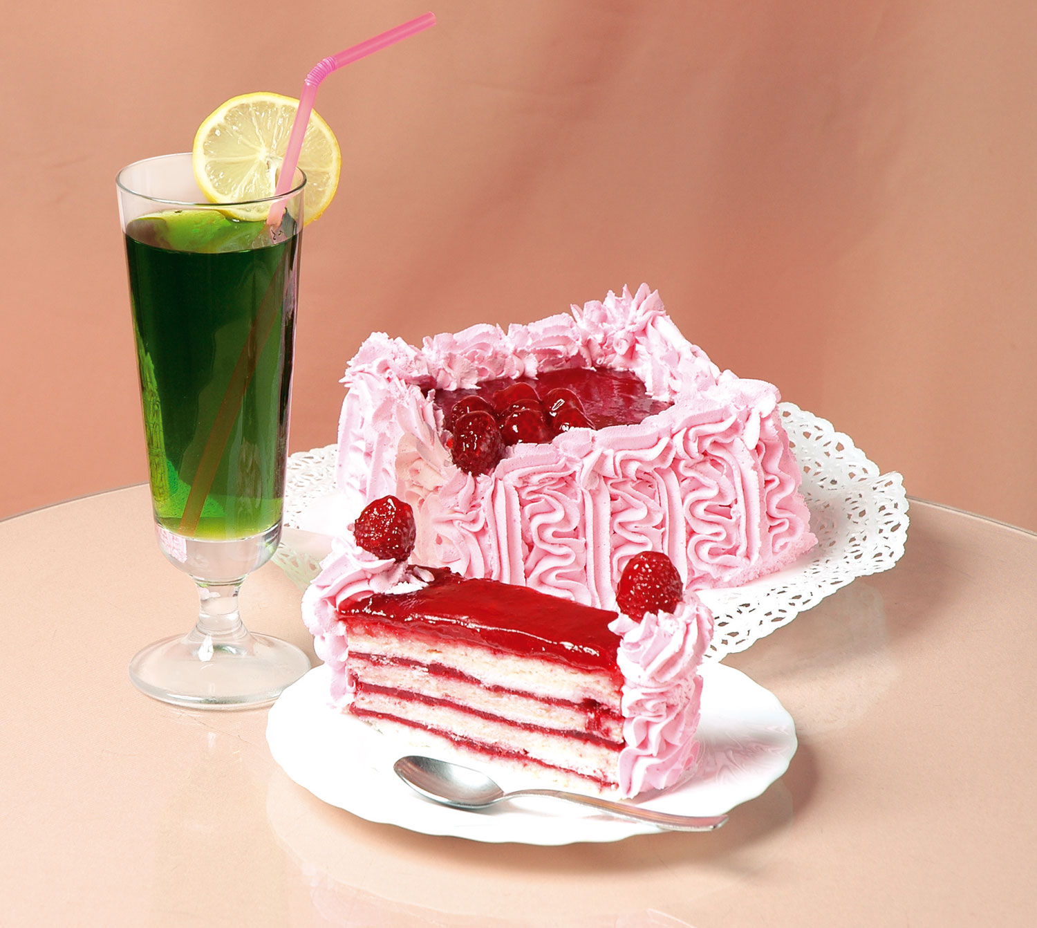 Beze torta s malinama - Žena.rs