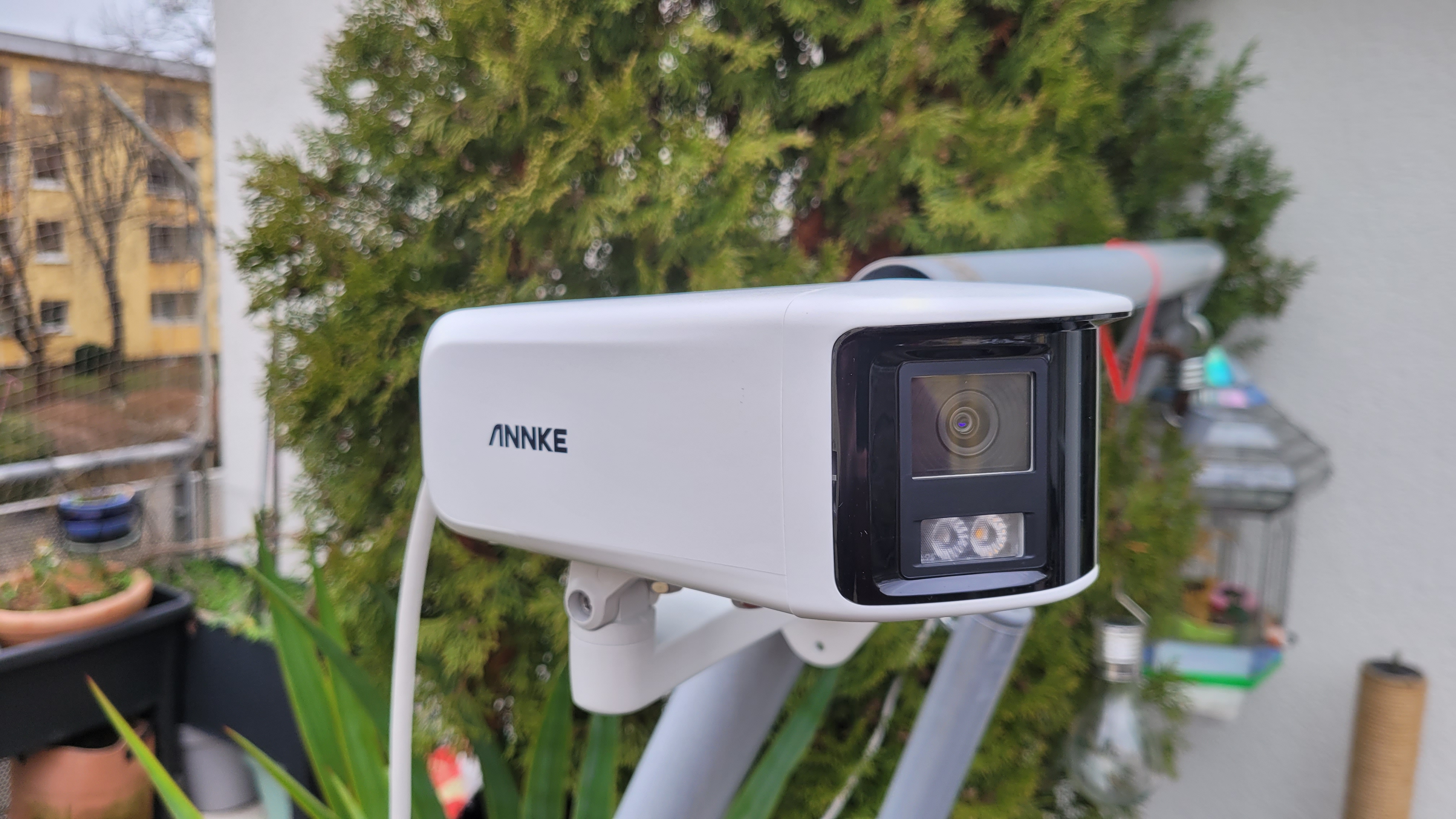 PoE-Überwachungskamera Annke FCD600 im Test: 180°-Sichtfeld dank Dual ...