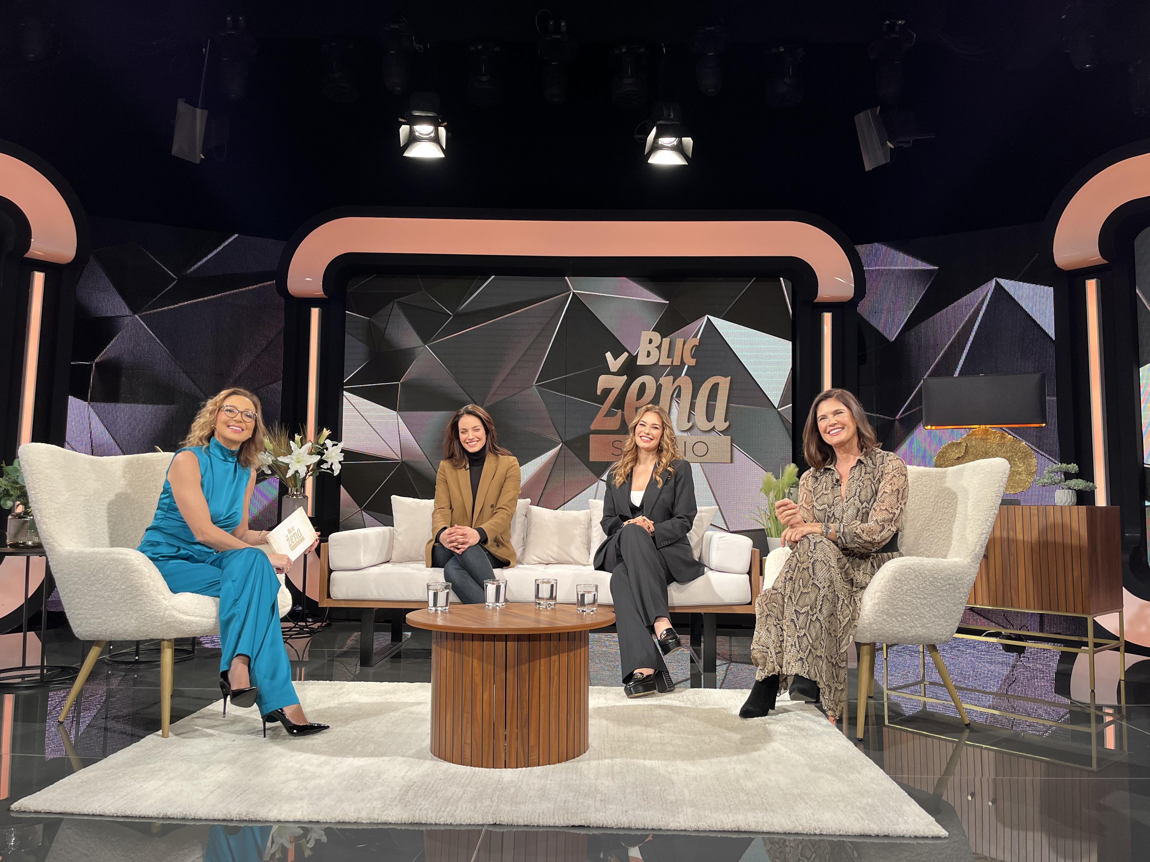 Marina Ćosić, Tamara Ćosić i Stela Karl Ćosić u "Blic žena studiju": Da ...