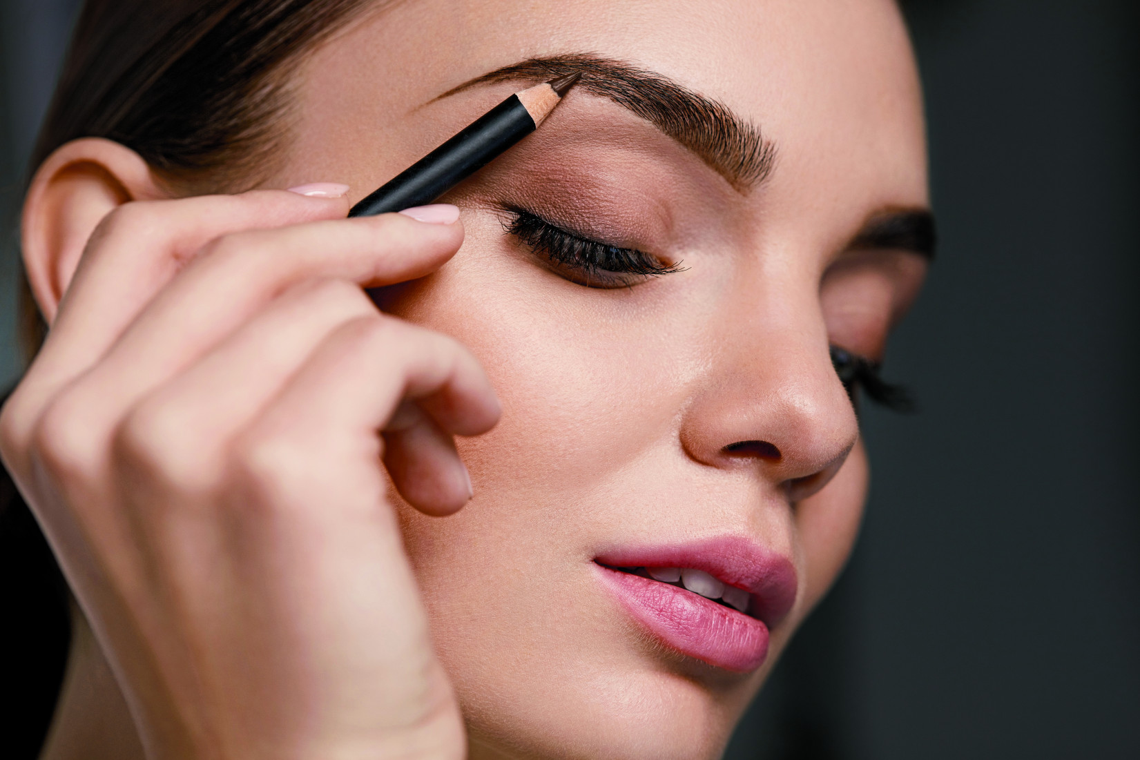 kako se bira boja olovke za obrve - Žena.rs