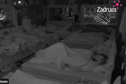 Anđela i Zvezdan, akcija ISPOD JORGANA