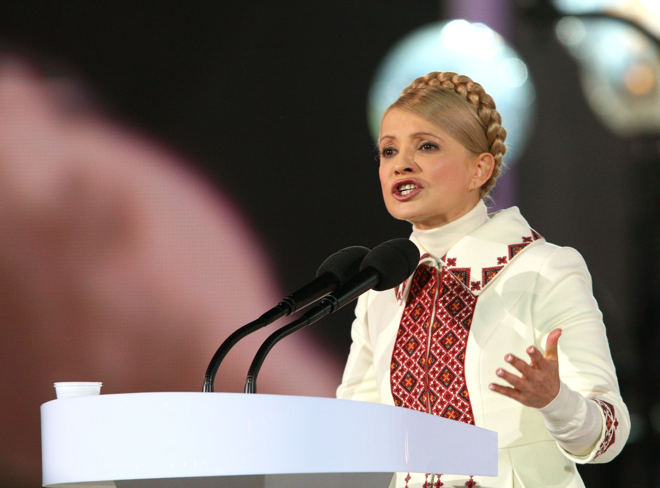 Po warkoczu ani śladu! 56-letnia Julia Tymoszenko "zrobiła się" na ...