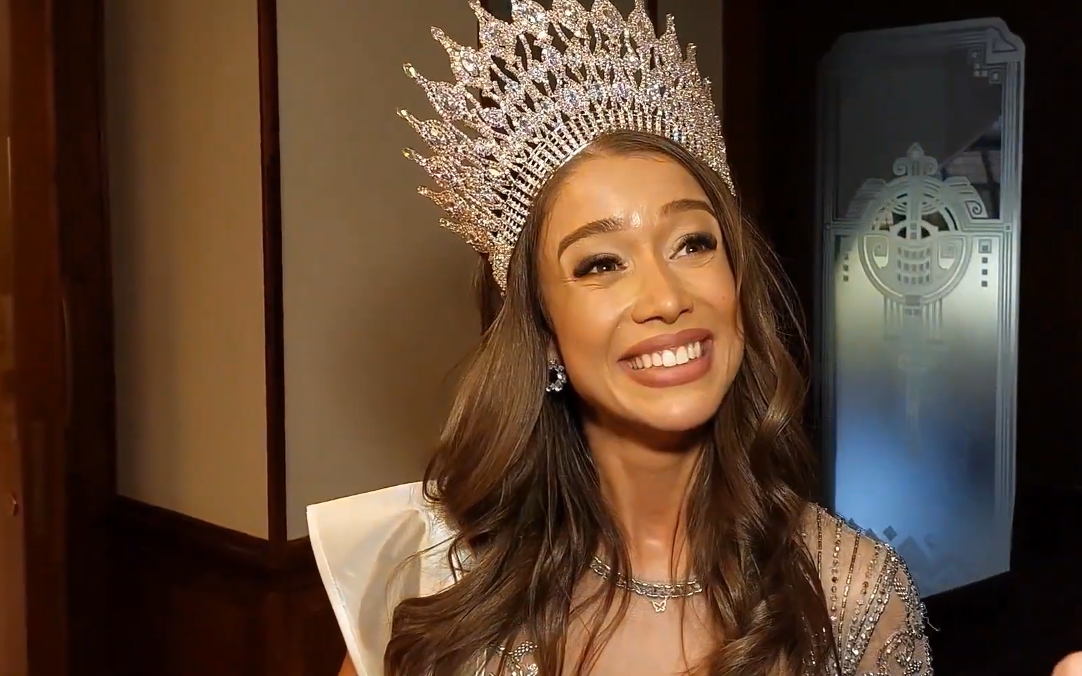 Ilyen luxusautóval lett gazdagabb a Miss Influencer Hungary királynője ...