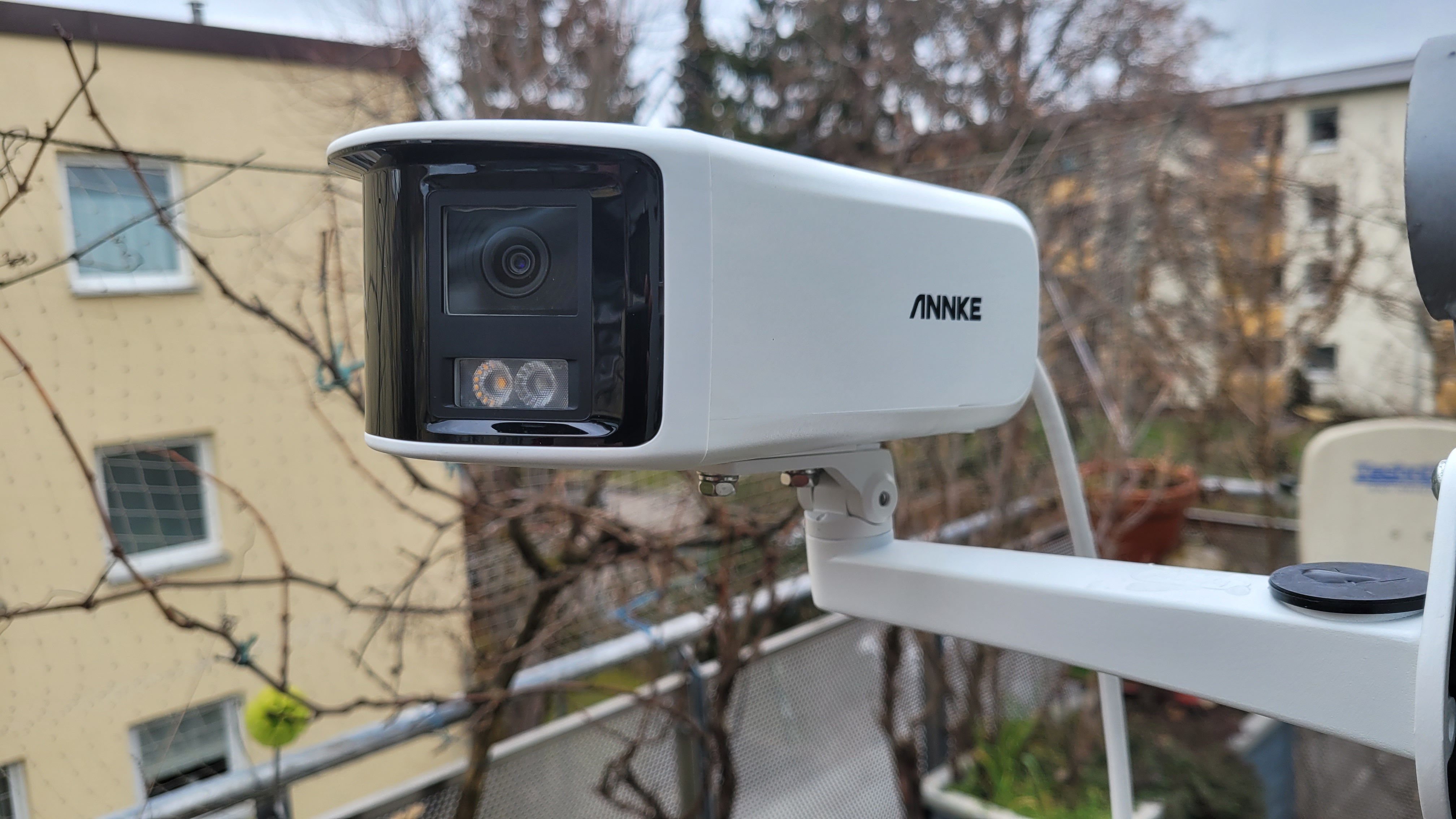 PoE-Überwachungskamera Annke FCD600 im Test: 180°-Sichtfeld dank Dual ...