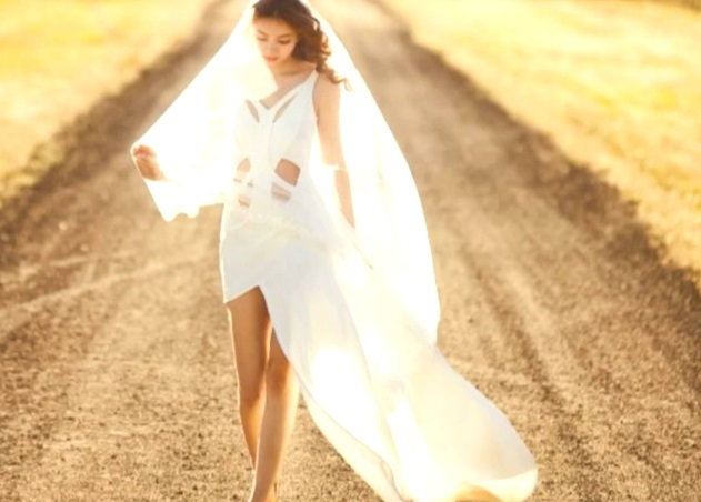 20-letnia Dong Lei ma niesamowicie długie nogi - Moda - Kobieta