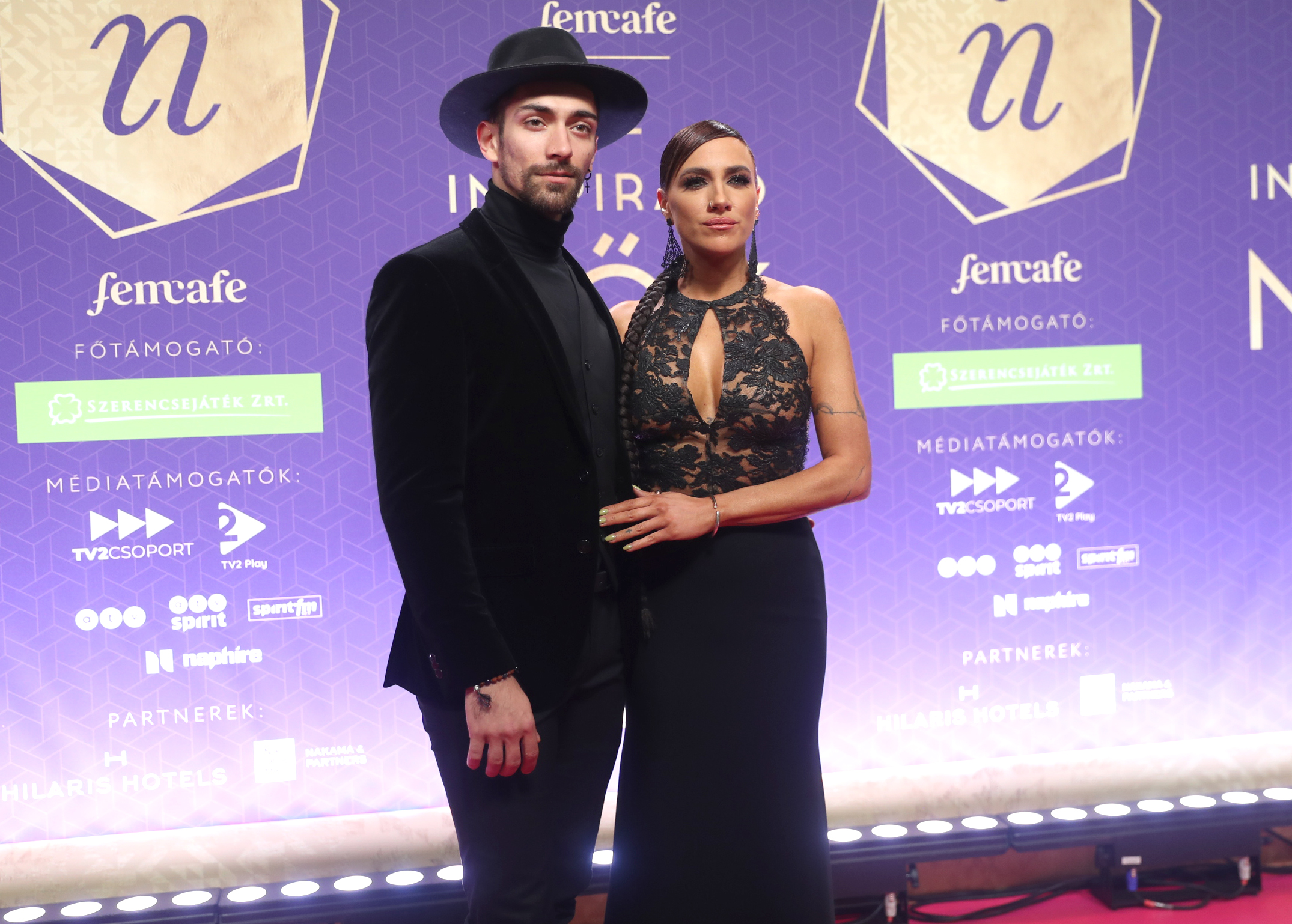 Tóth Gabi és Papp Máté Bence először jelentek meg nyilvánosan kéz a ...