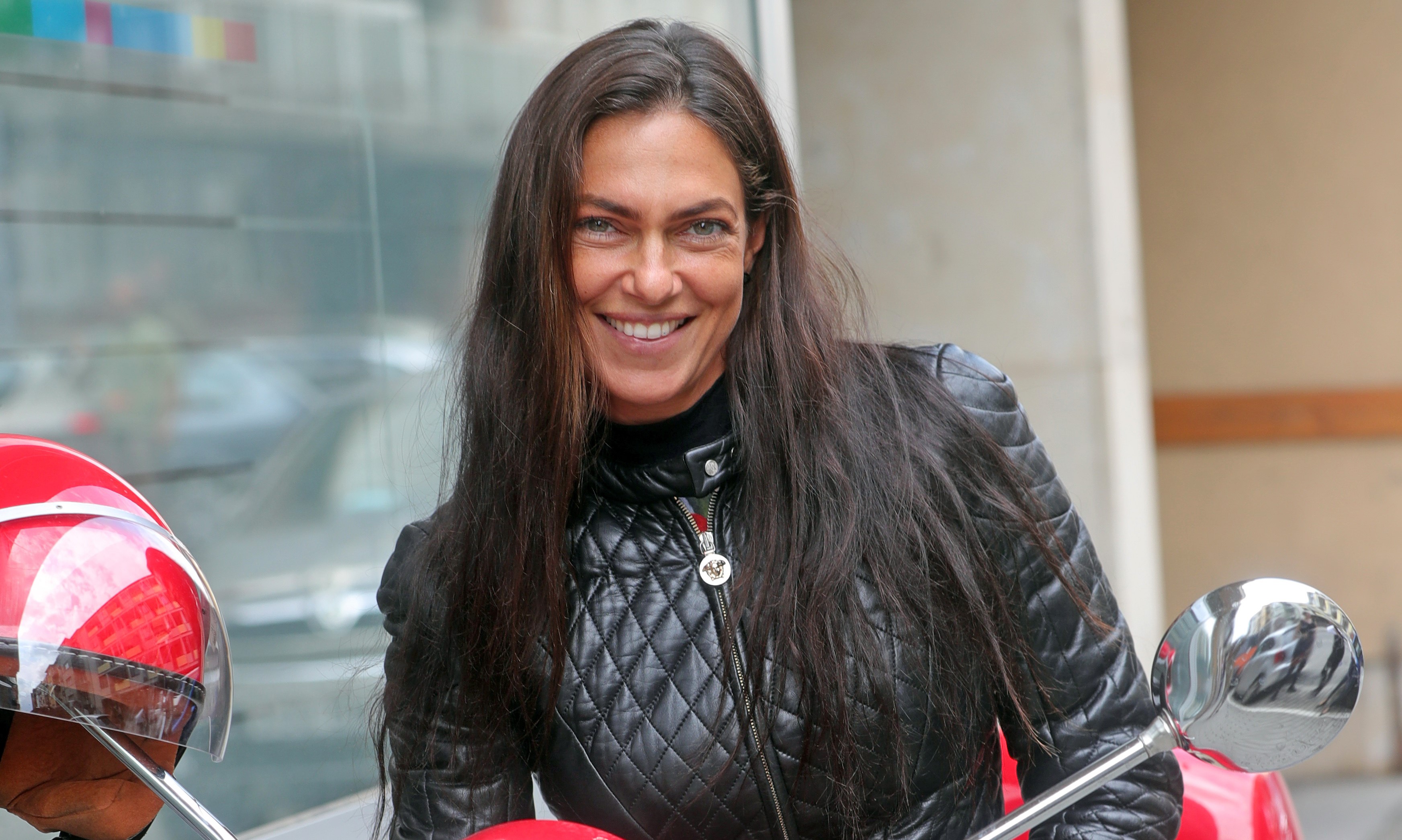 Csoda, hogy nem égett ki a képernyő: Bódi Sylvi egy szál bugyiban ...