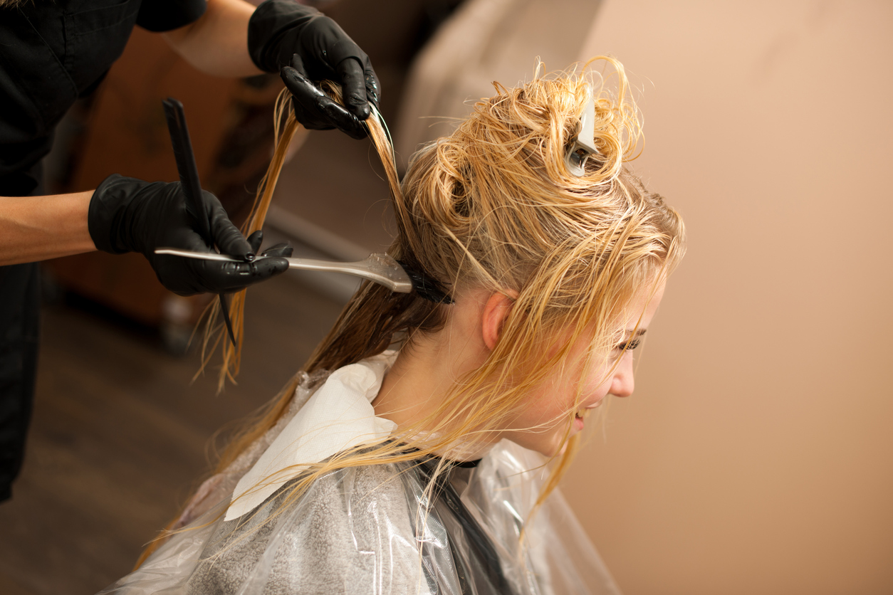 Sweet mango hair - najnowszy trend w koloryzacji włosów: słodkie mango
