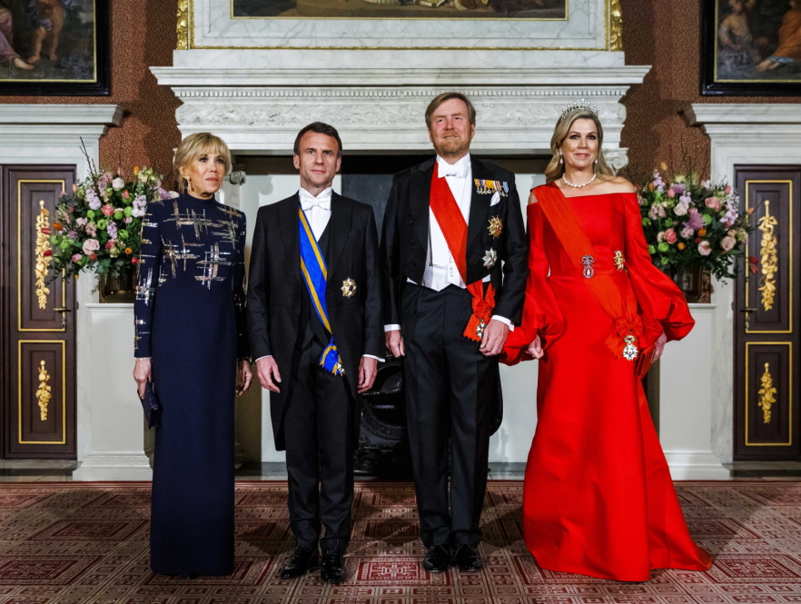 Brigitte Macron w ogniu krytyki. Pokazała za dużo nóg na spotkaniu z ...