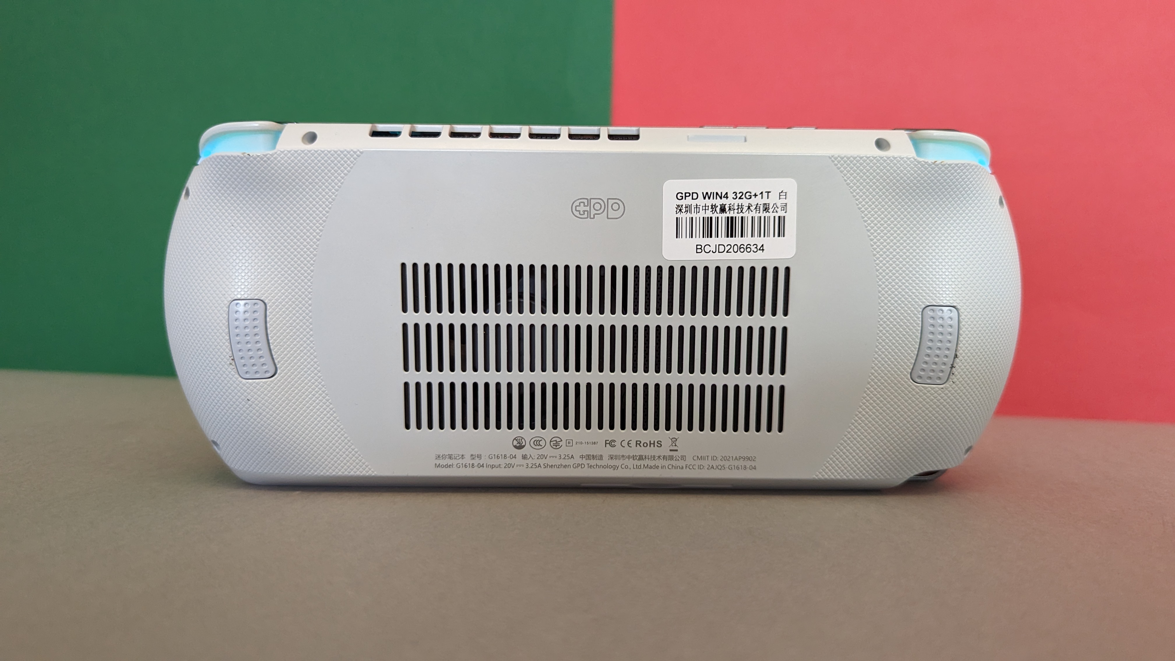 Windows-PC im Nintendo-Switch-Format: Gaming-Handheld GPD Win 4 im Test ...