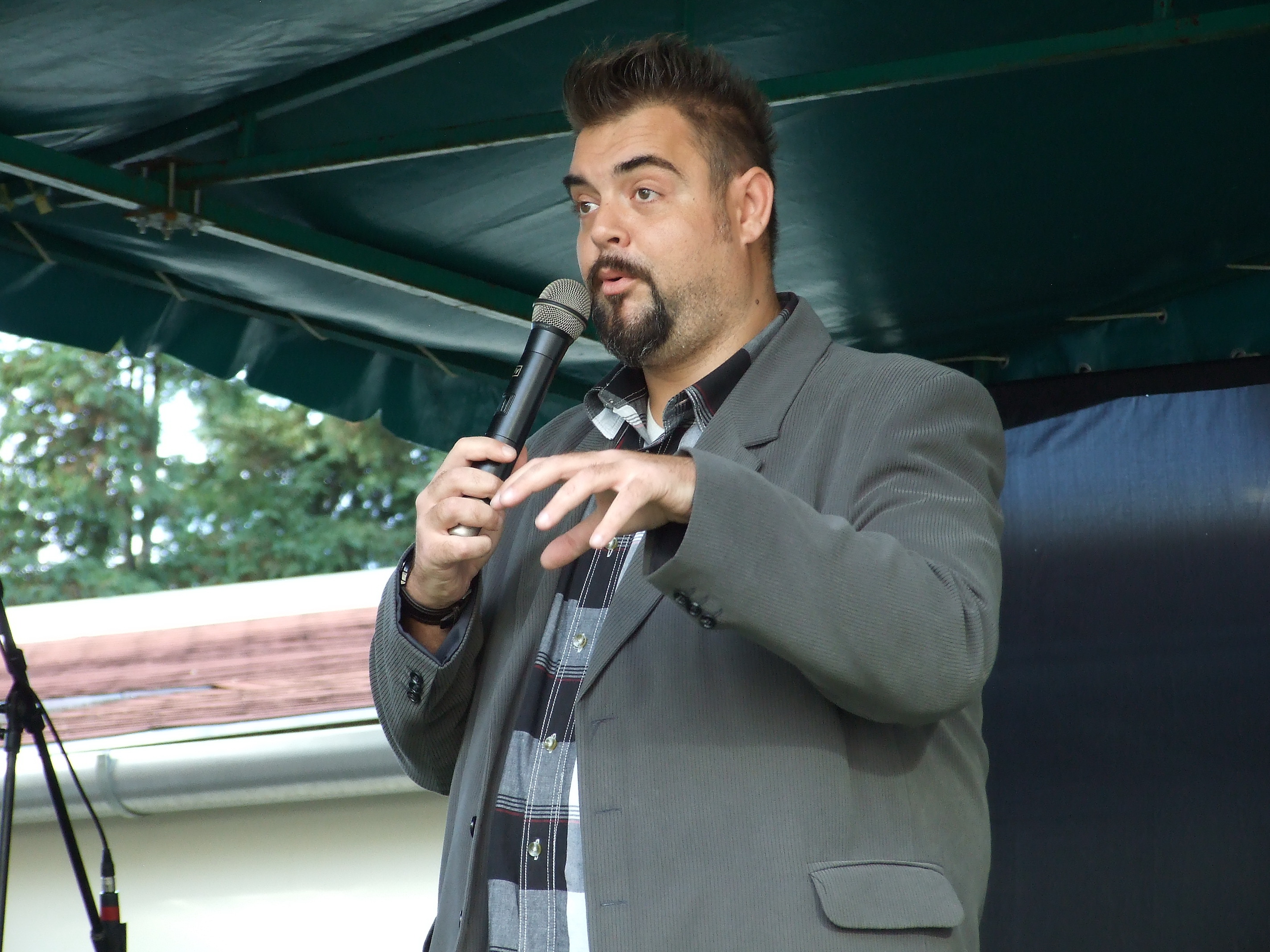 "Aki jegyet vált az előadásomra, annak nem kell aggódnia, hogy mi ...