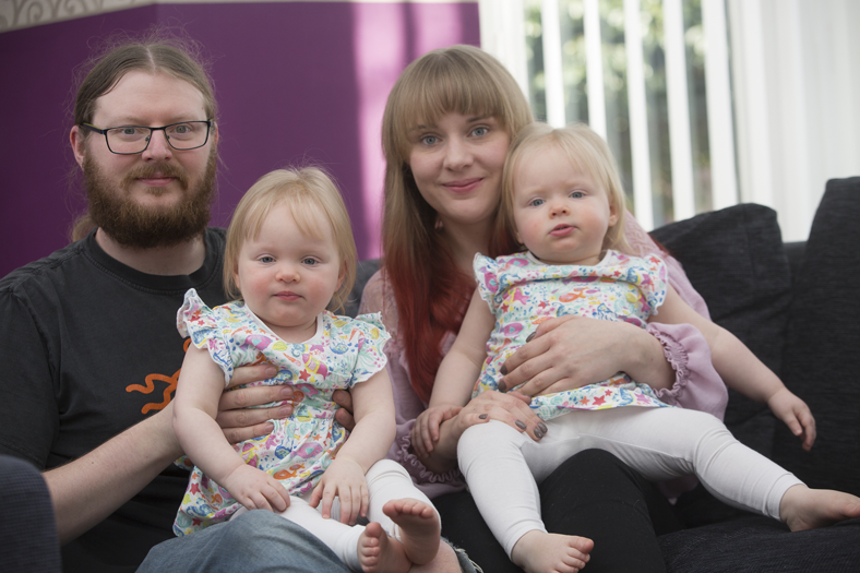 Meglátta a szülész az ikrek ultrahang képét. Lefagyott a vizsgáló ...