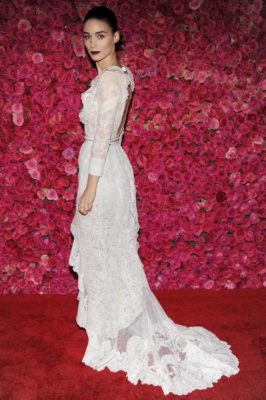 Evo zašto Runi Mara zaslužuje titulu modne ikone: Uvek drugačija i ...