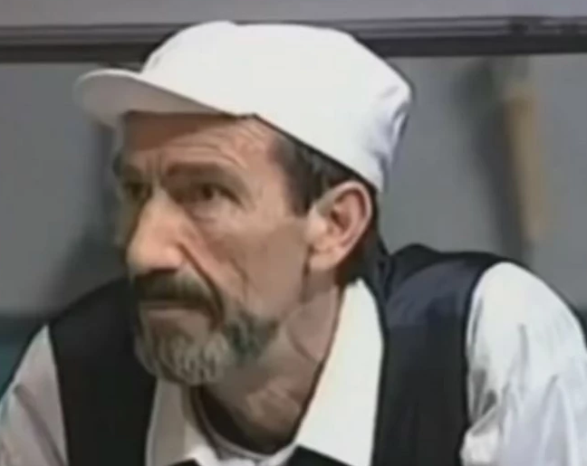 Obožavali ste ga u seriji "Porodično blago": Glumac se povukao iz ...