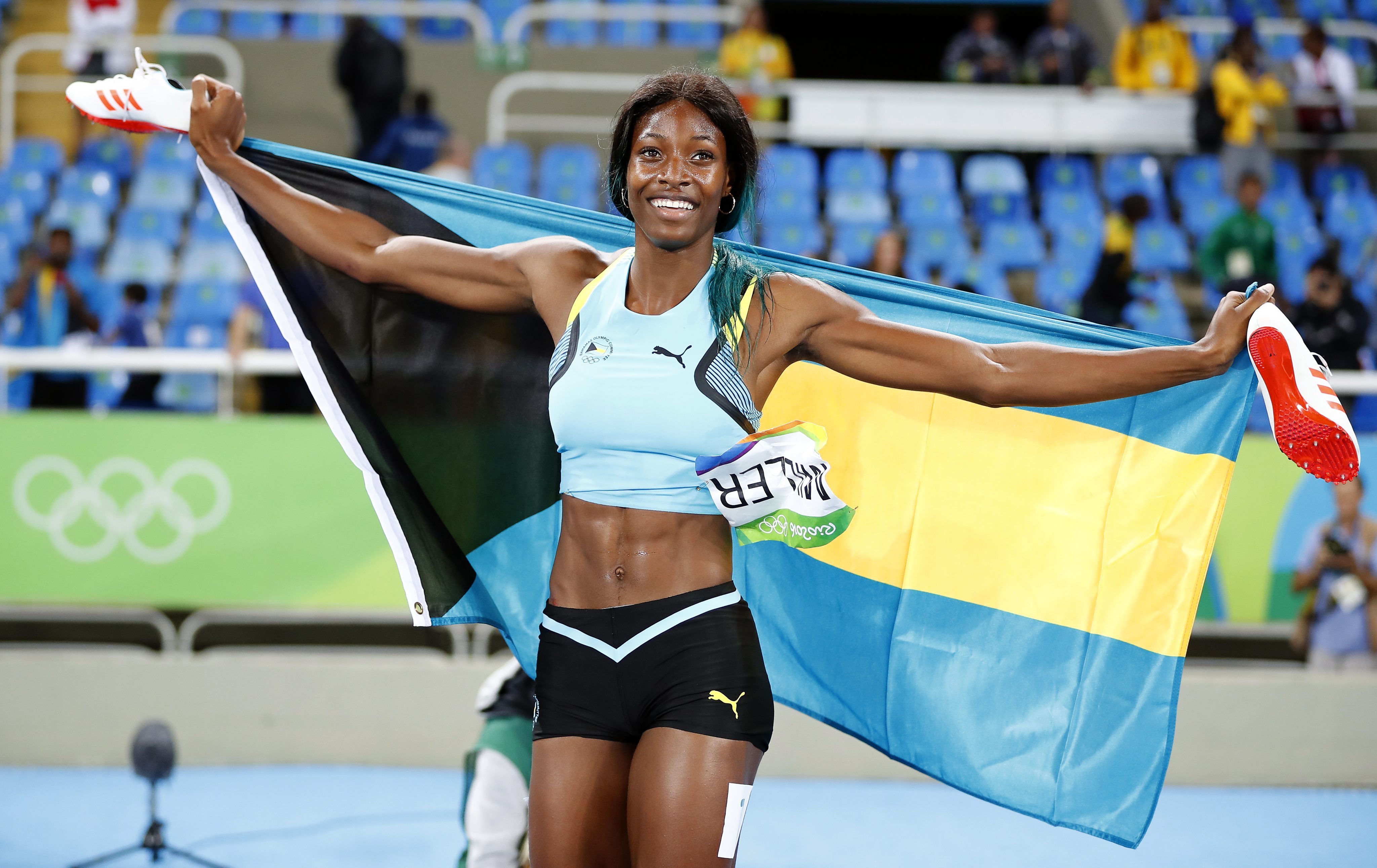 Shaunae Miller rzuciła się na bieżnię. Dzięki temu została mistrzynią ...