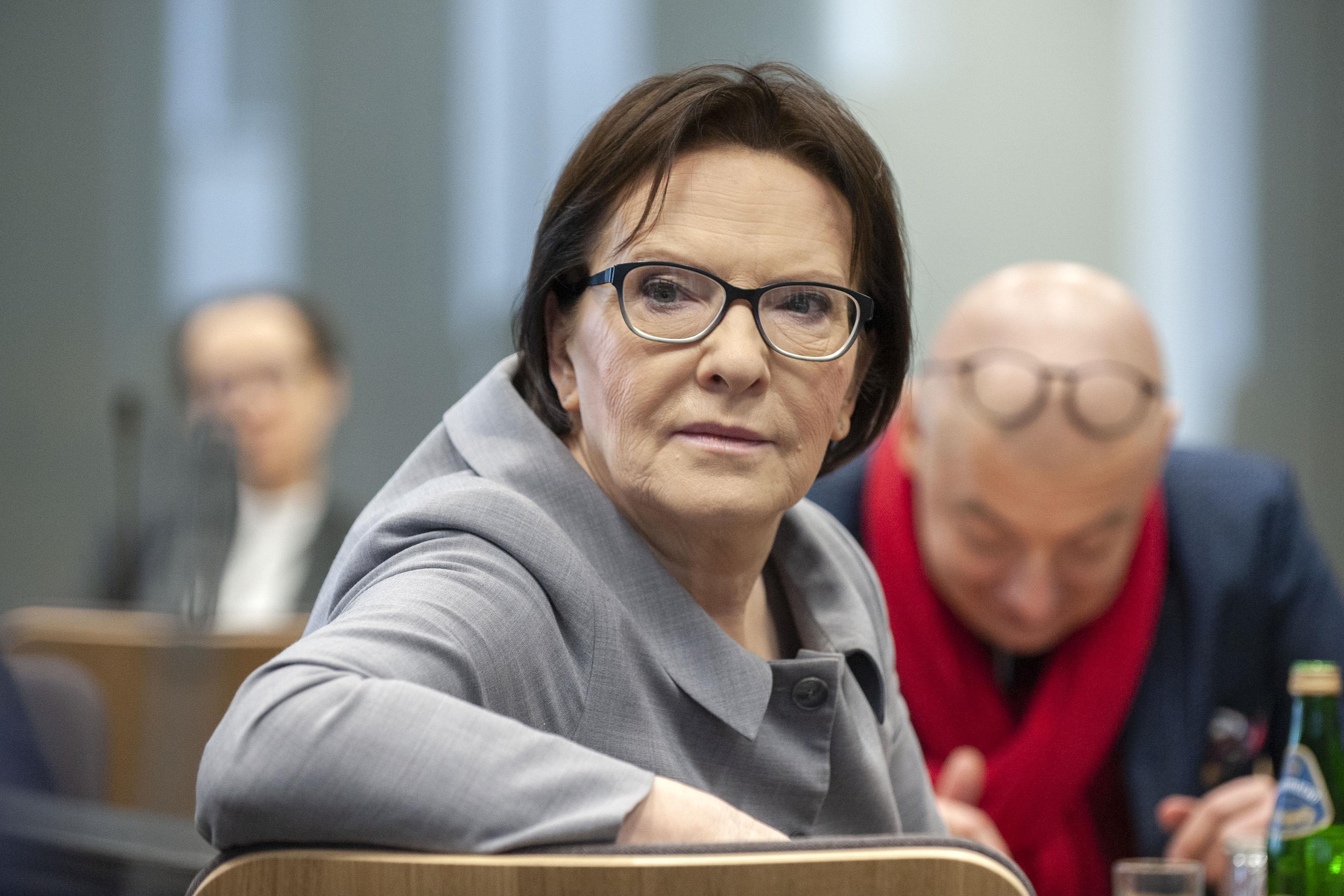 Notowania: Ewa Kopacz i Ryszard Terlecki - Newsweek.pl