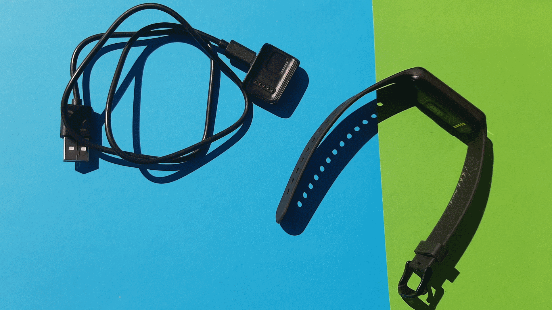 Beurer AS 99: Günstiger Fitness-Tracker im Test | Heise online bestenlisten