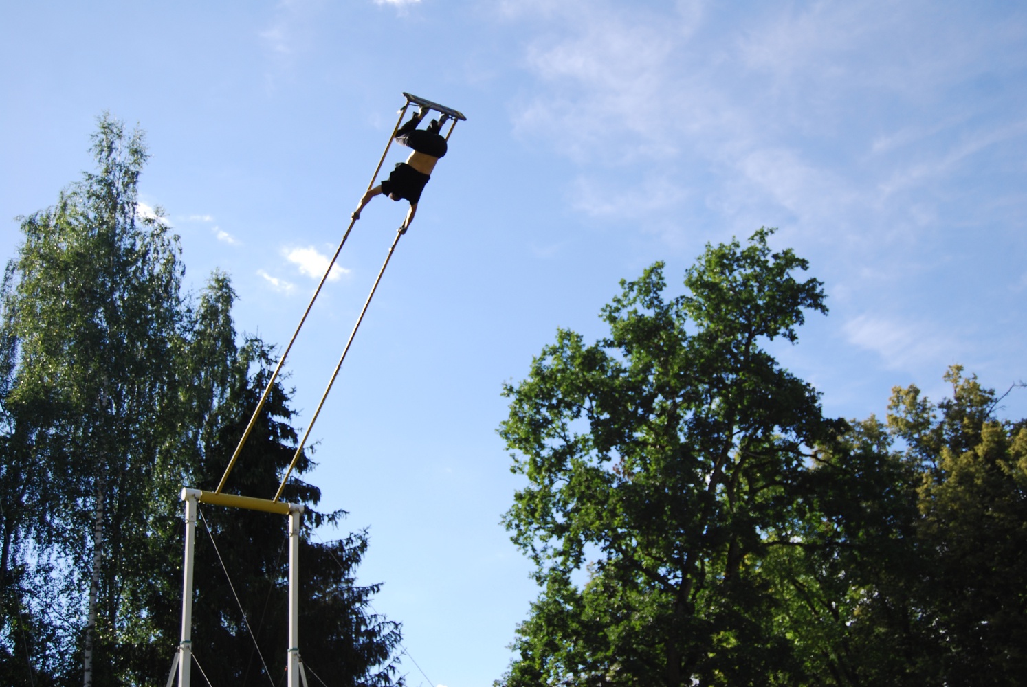 Co to jest kiiking? Estońska, sportowa huśtawka zyskuje popularność ...
