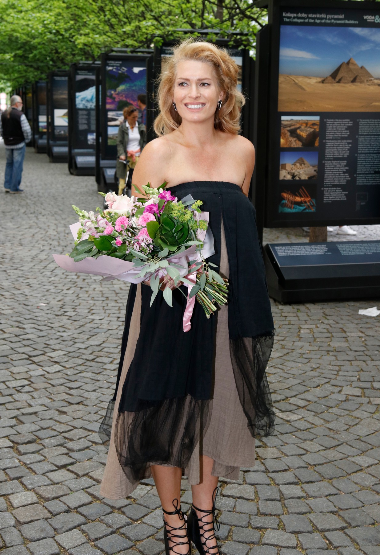 SVET JE PRODRMAO SKANDAL u čijem je centru FATALNA OLGA: Njen 40 GODINA ...