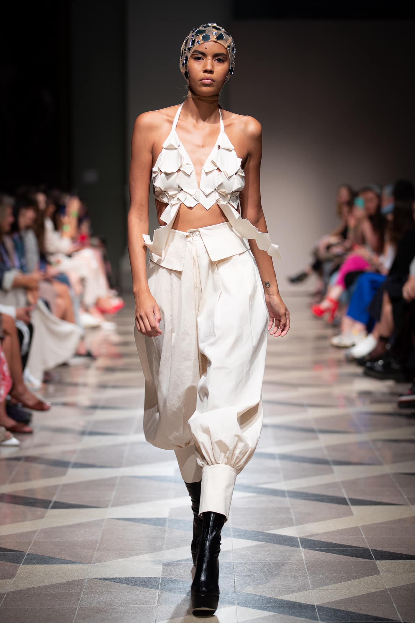 A lengyel Vicher nővérek ruháiban meghódíthatjuk az egész világot - Glamour