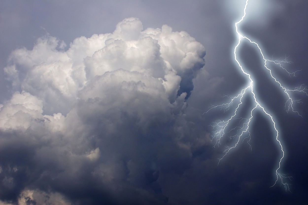 Kako se zaštiti od grmljavine i nevremena - Žena.rs