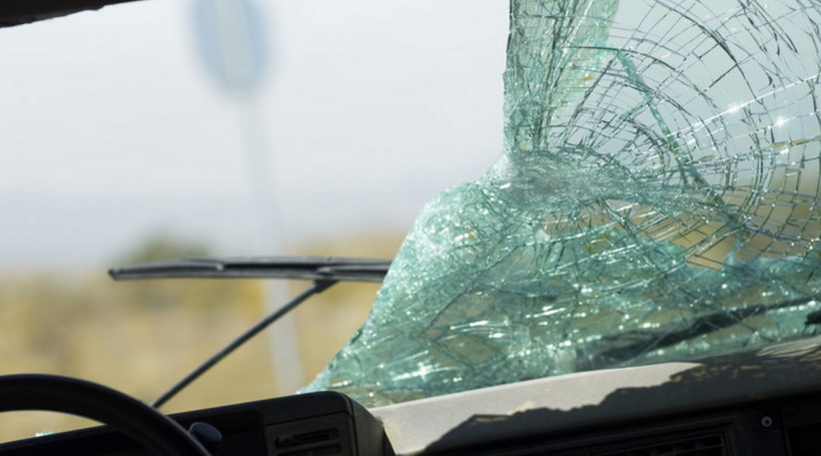 Több autó ütközött össze az M0-s autóút M1-es autópálya felé vezető ...