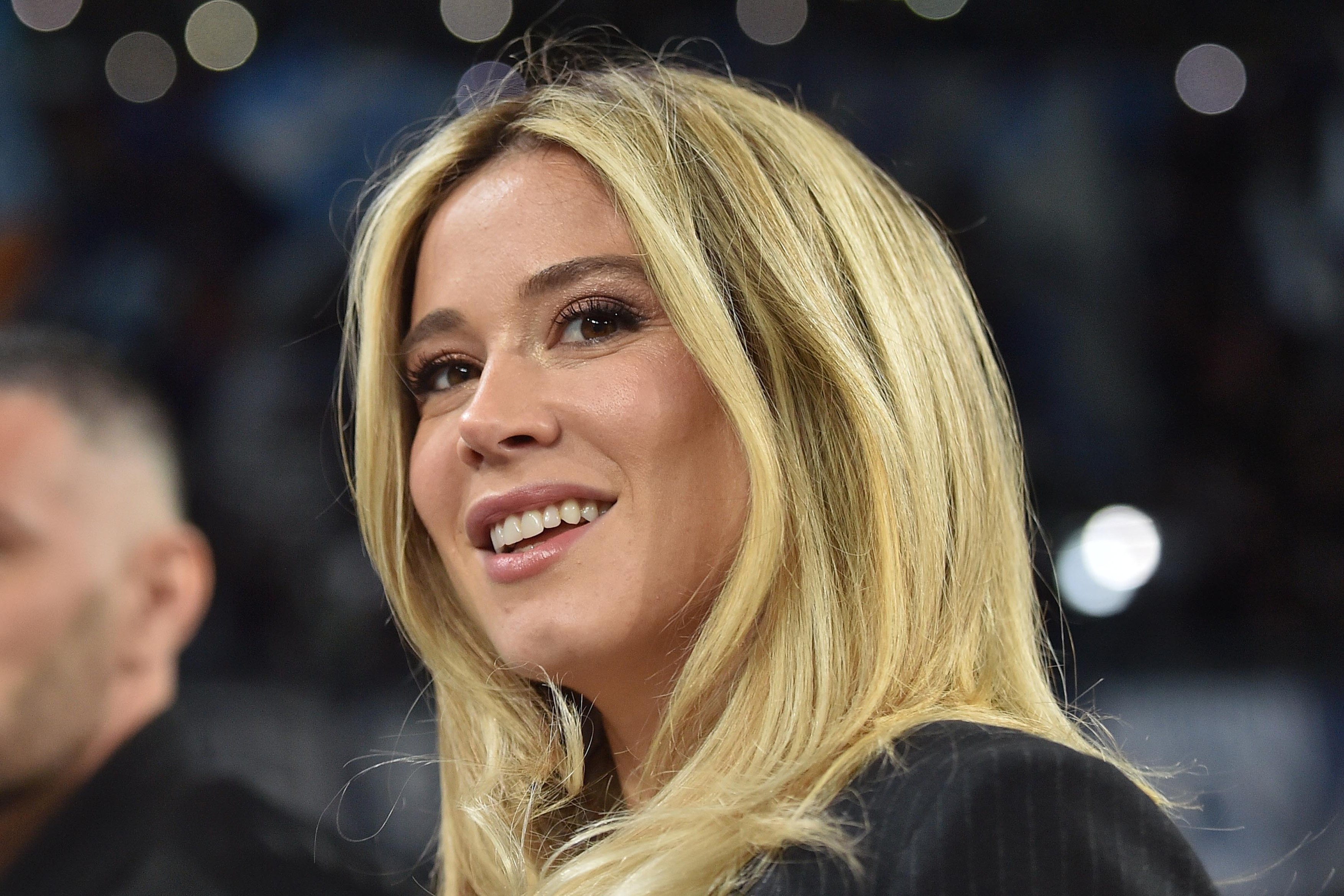 Trudna Dileta Leota prošetala Milanom i pokazala trudnički stil - Žena.rs