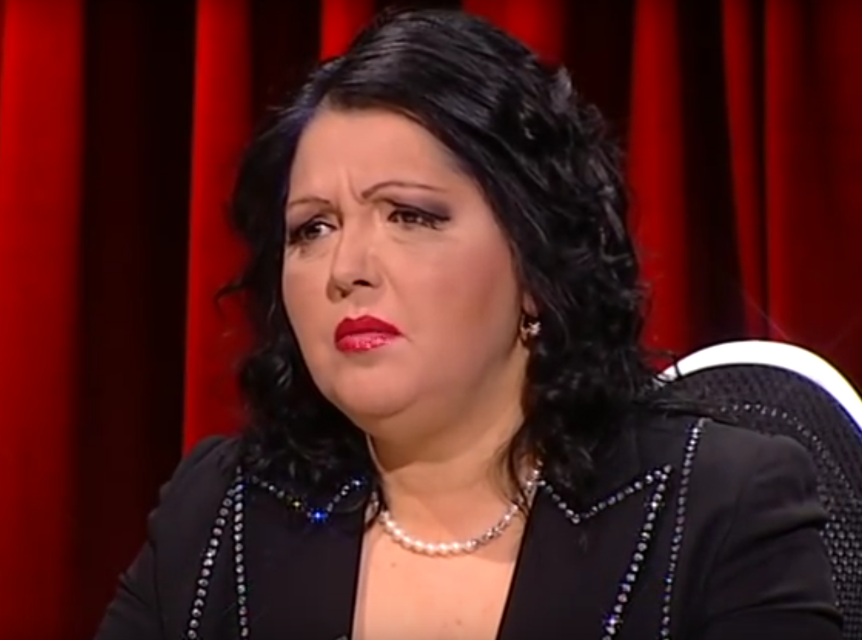 ''VERICU POGODILI PIKSLOM, OTEKLO JOJ LICE'' Naš folker otkrio JEZIV ...